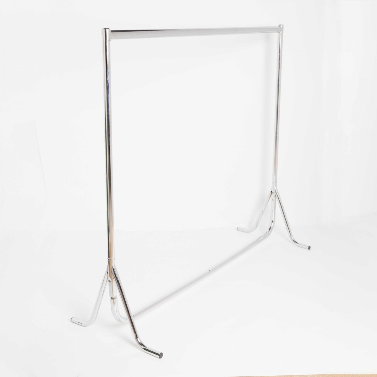 Chrome Clothes Rails With Fishtail Feet - Display Centre UK